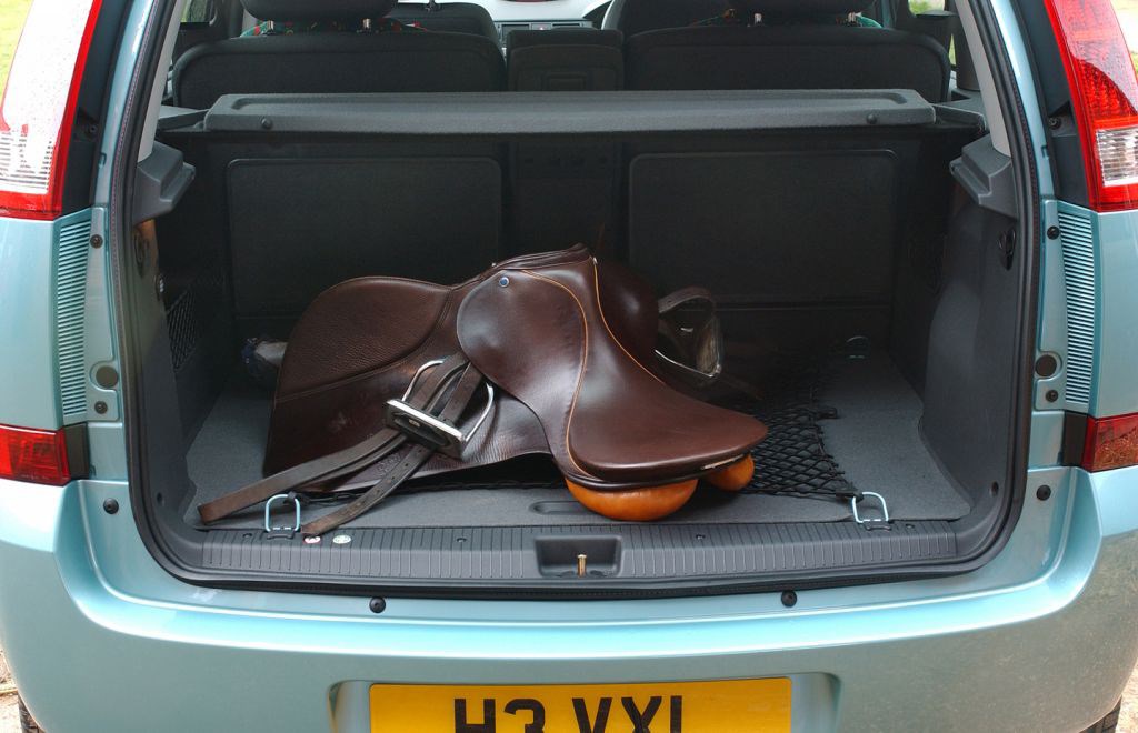 Used Vauxhall Meriva Estate (2003 - 2010) boot space & practicality