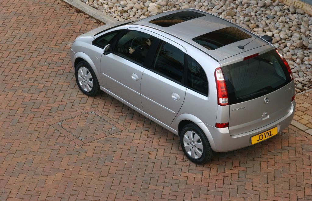 Used Vauxhall Meriva Estate (2003 - 2010) boot space & practicality