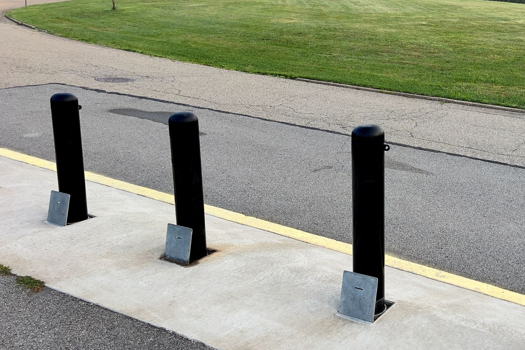 The best parking posts for the ultimate driveway security 2025