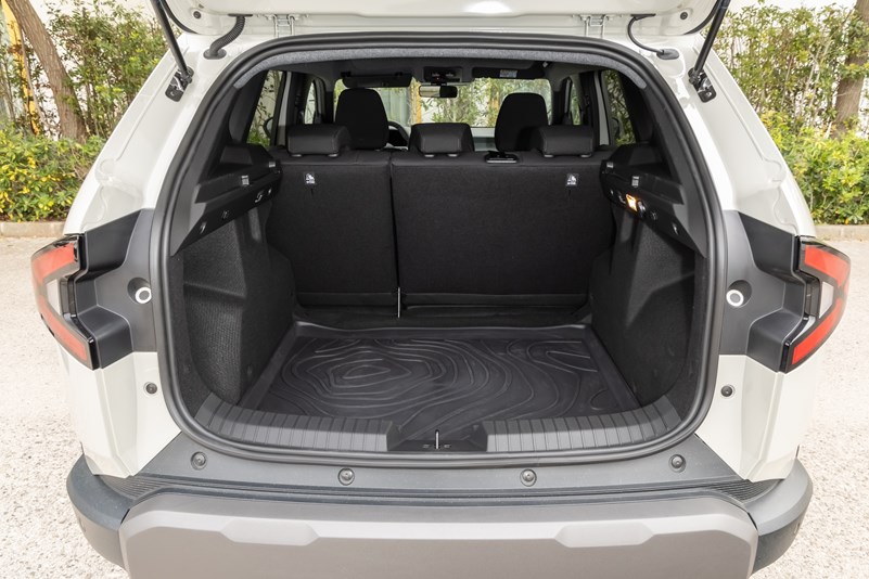 Dacia Duster (2024) boot space & practicality