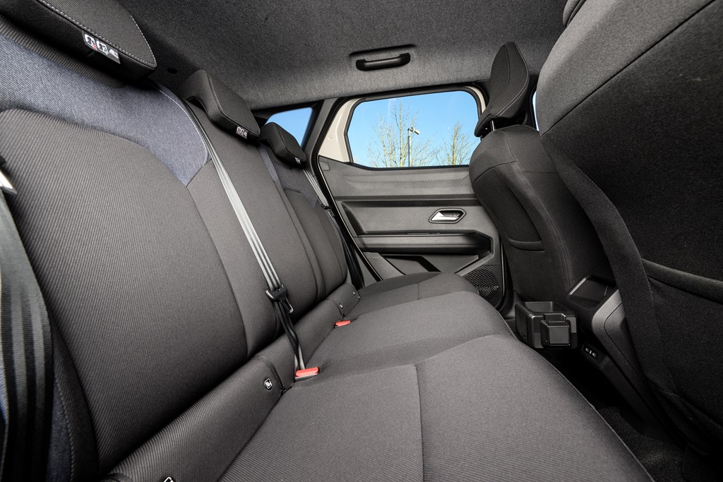 Dacia Duster (2026) boot space & practicality