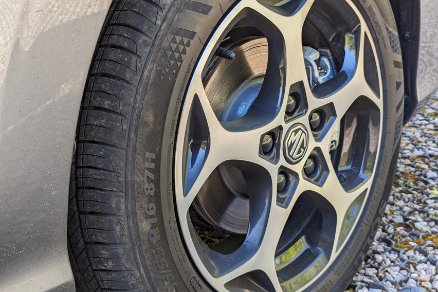 MG 3 Hybrid (2025) boot space & practicality