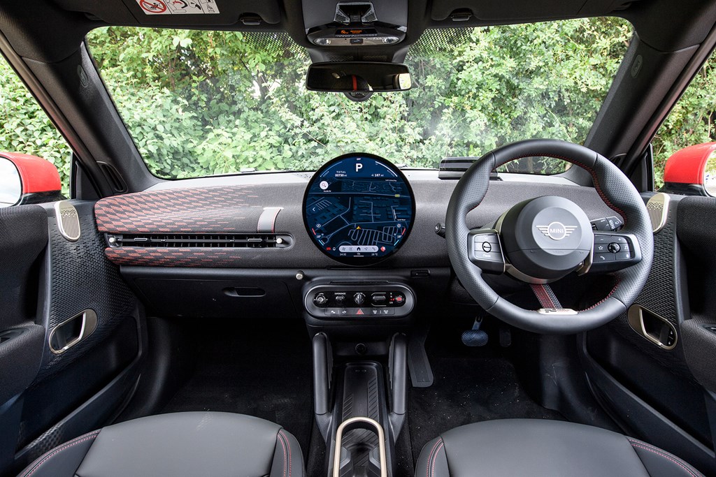 MINI Cooper Electric (2025) interior