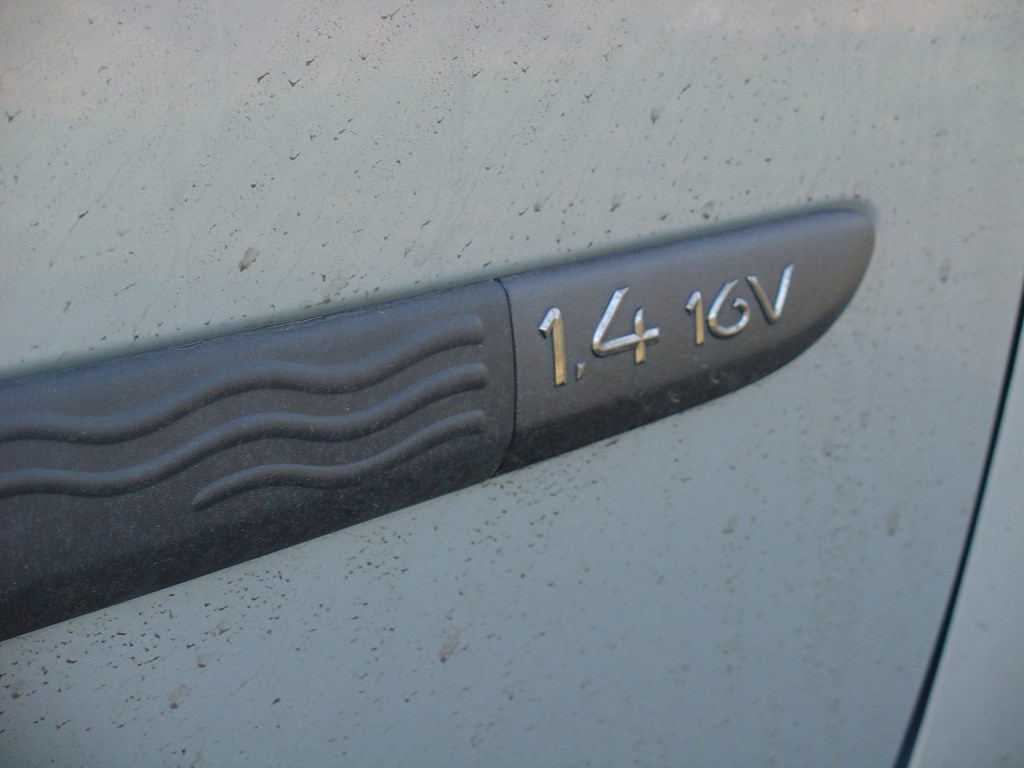 Used Renault Modus Hatchback (2004 - 2012) boot space & practicality