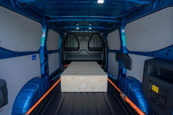 Ford Transit Custom van dimensions, capacity, payload, volume, towing