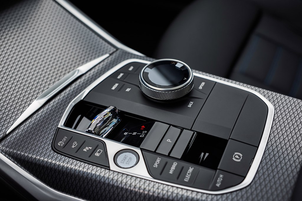 BMW 3 Series updated for 2024 with a big improvement for the 330e plug ...