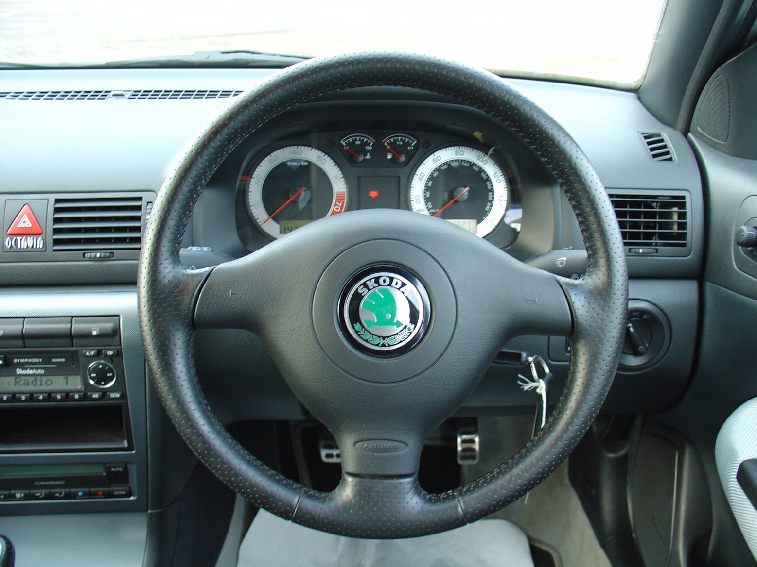 Used Skoda Octavia vRS (2001 - 2005) interior
