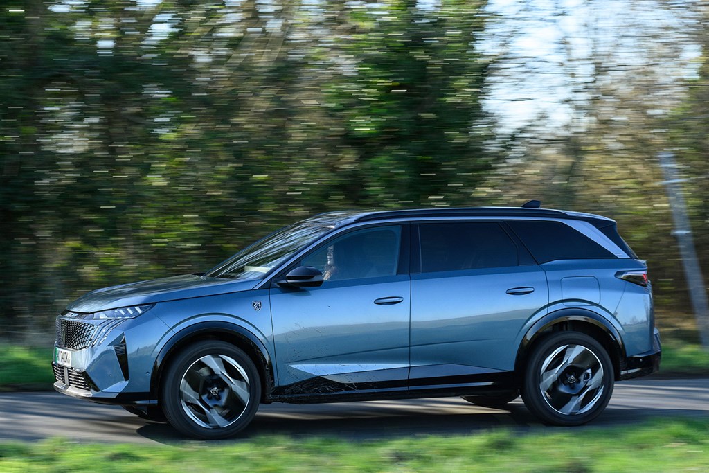 Peugeot e-5008 (2025) boot space & practicality