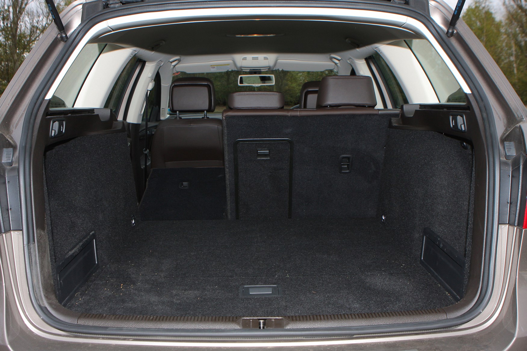 Used Volkswagen Passat Estate (2011 - 2014) boot space & practicality