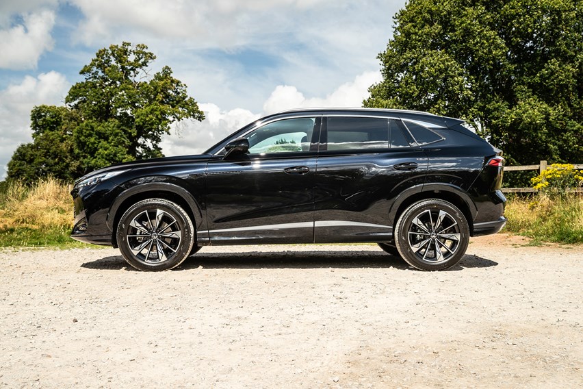 MG HS (2025) boot space & practicality