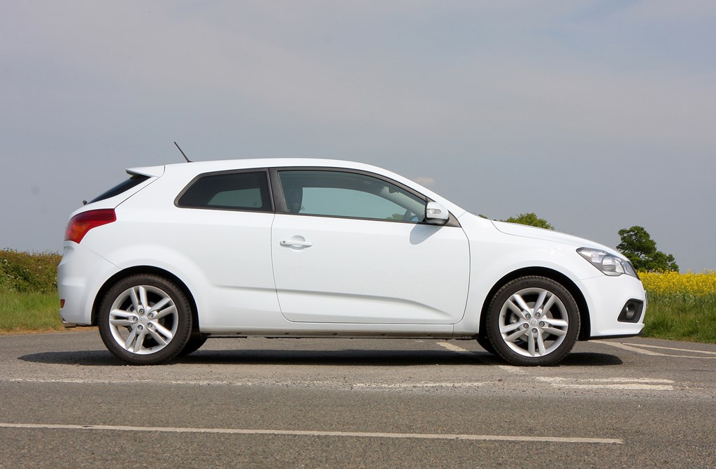 Used Kia ProCeed Hatchback (2008 - 2012) boot space & practicality