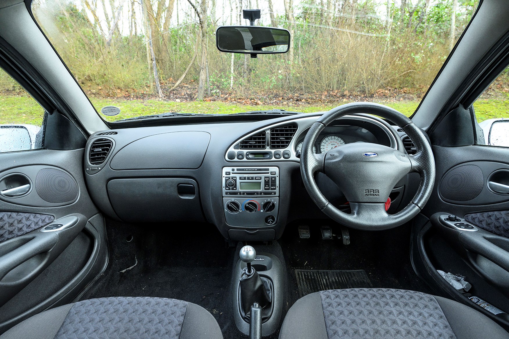 Used Ford Puma Coupe (1997 - 2002) interior