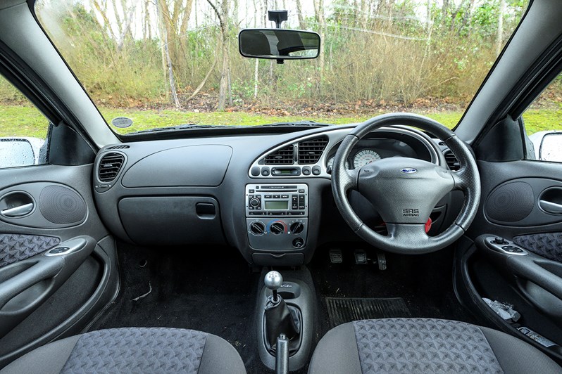 Used Ford Puma Coupe (1997 - 2002) interior