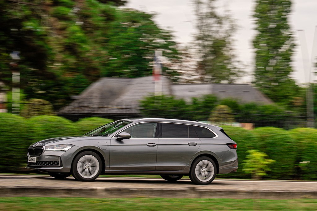 Skoda Superb Hybrid Anhngelast