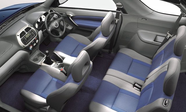 Used Toyota RAV4 Estate (2000 - 2005) Review