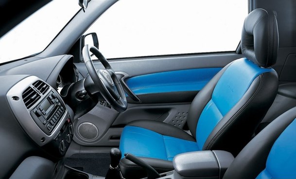 Used Toyota RAV4 Estate (2000 - 2005) interior