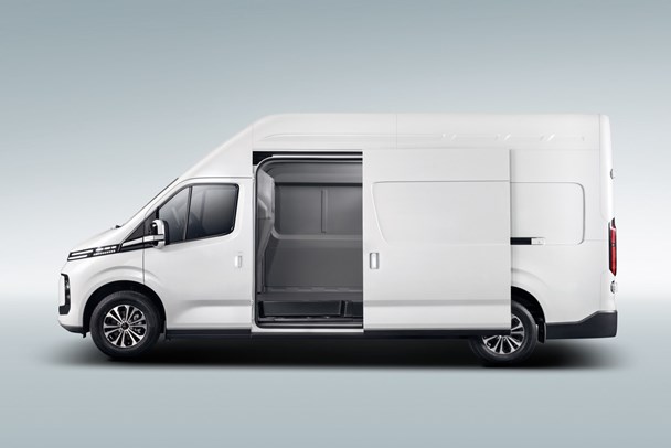 Chinese EV maker Skywell launches new large van in Paris