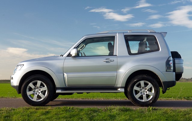 Used Mitsubishi Shogun Station Wagon (2007 - 2018) boot space ...