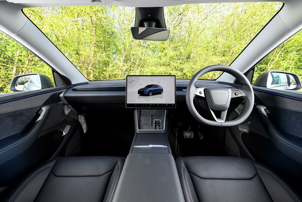 Tesla Model Y (2026) interior