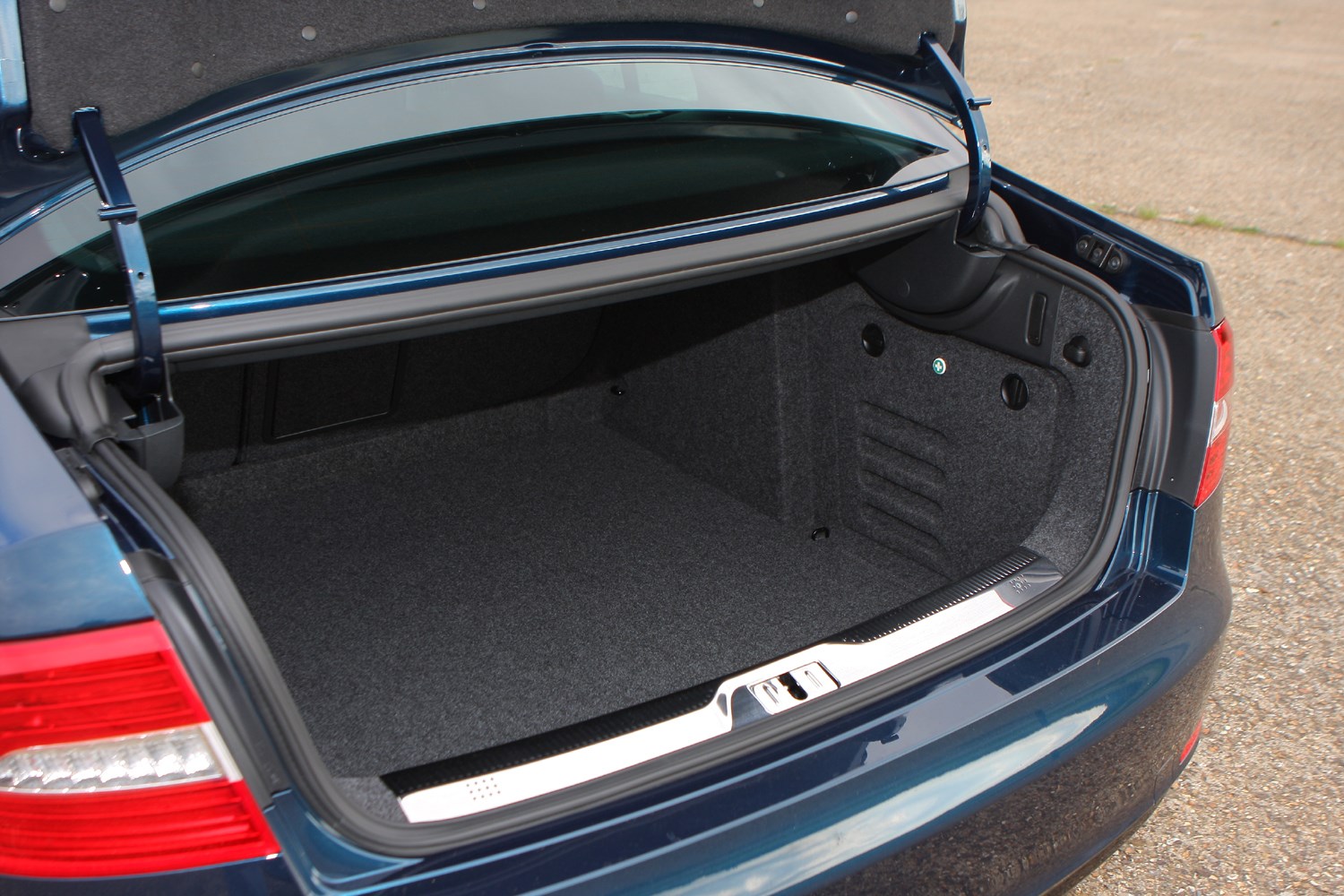 Used Skoda Superb Hatchback (2008 - 2015) boot space & practicality