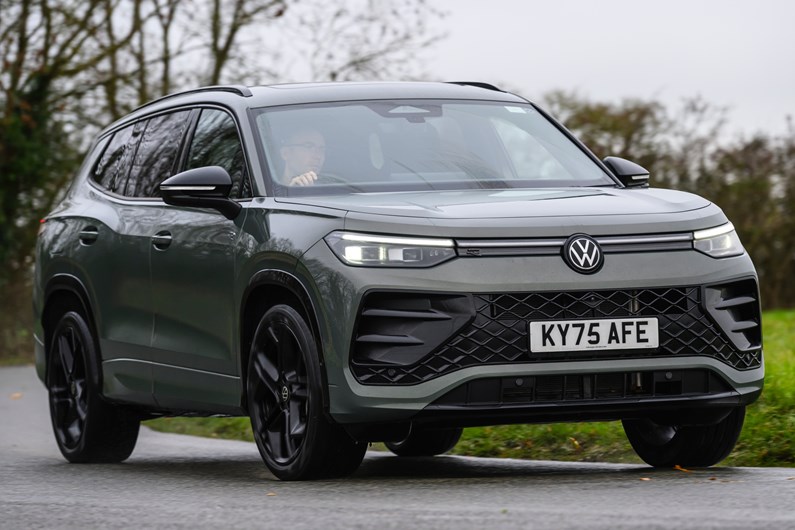 Volkswagen Tayron SUV R-Line Edition (2025 - 2026) specs & dimensions ...