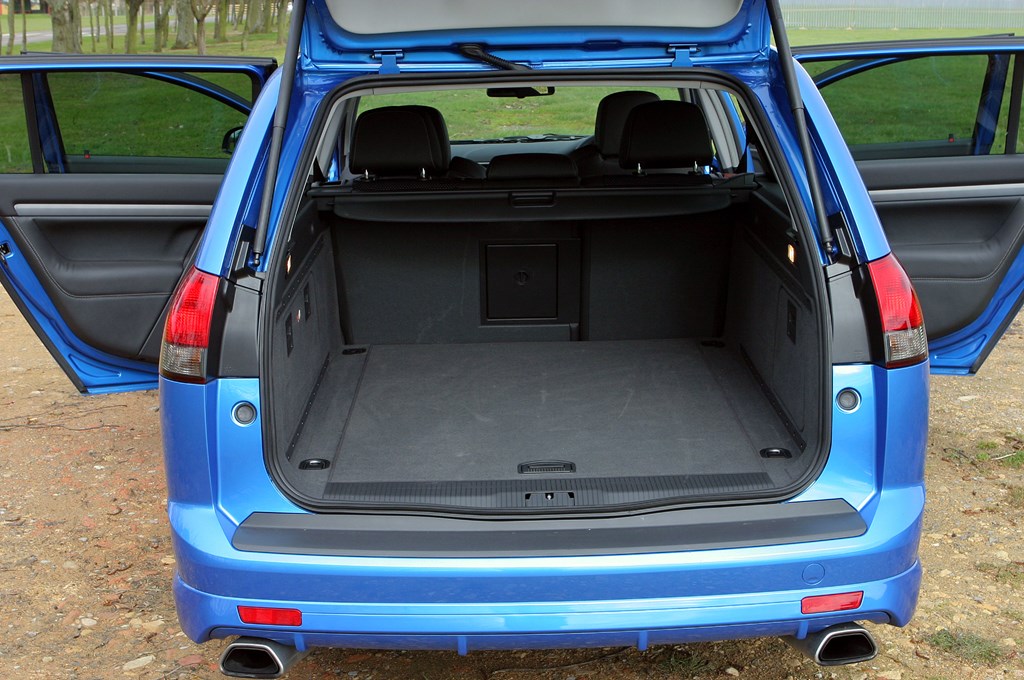 Used Vauxhall Vectra Estate (2005 - 2008) boot space & practicality