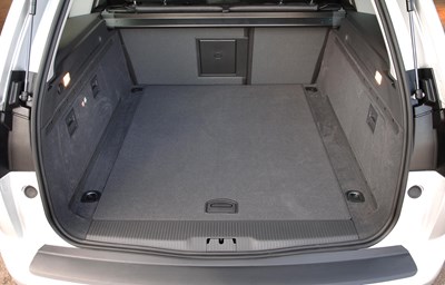 Used Vauxhall Vectra Estate (2005 - 2008) boot space & practicality