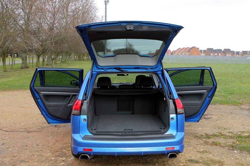 Used Vauxhall Vectra Estate (2005 - 2008) boot space & practicality
