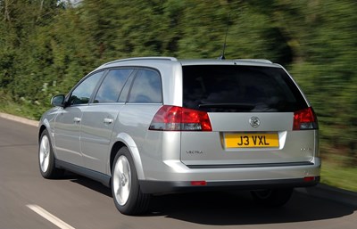 Used Vauxhall Vectra Estate (2005 - 2008) boot space & practicality