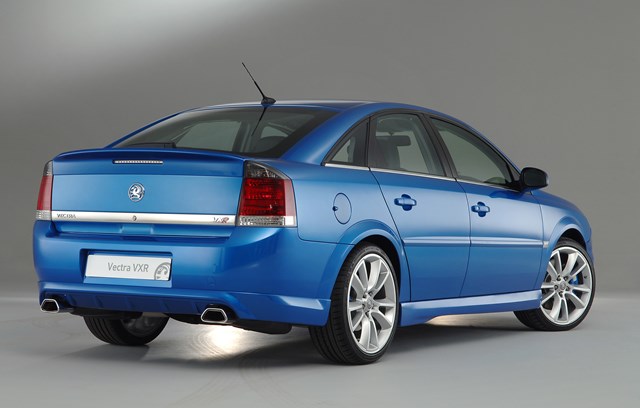 Used Vauxhall Vectra VXR (2005 - 2008) boot space & practicality