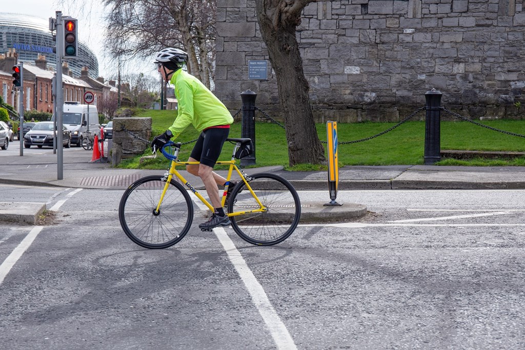What to do - and not do - when driving near cyclists