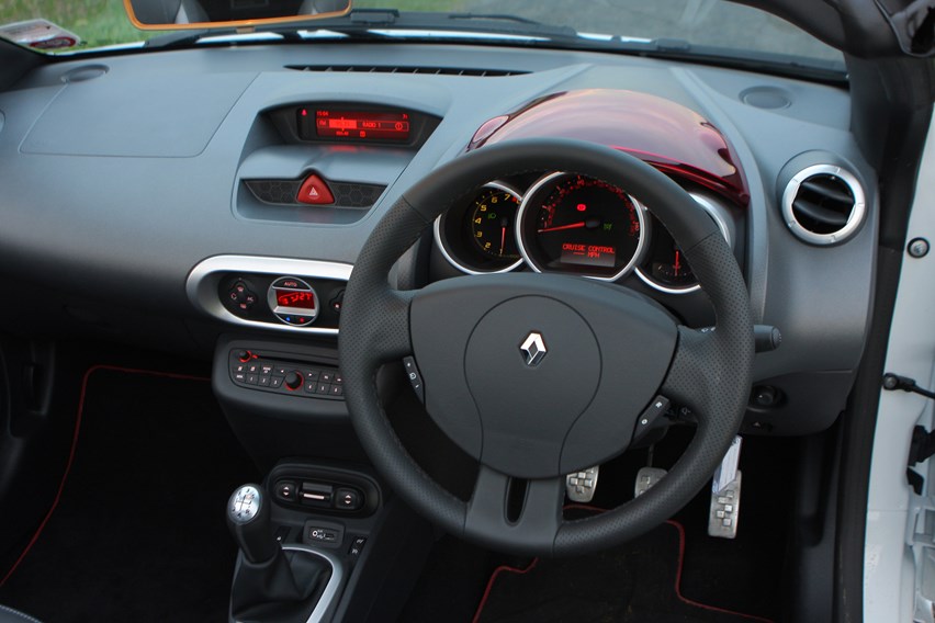 Used Renault Wind Hatchback (2010 - 2012) engines