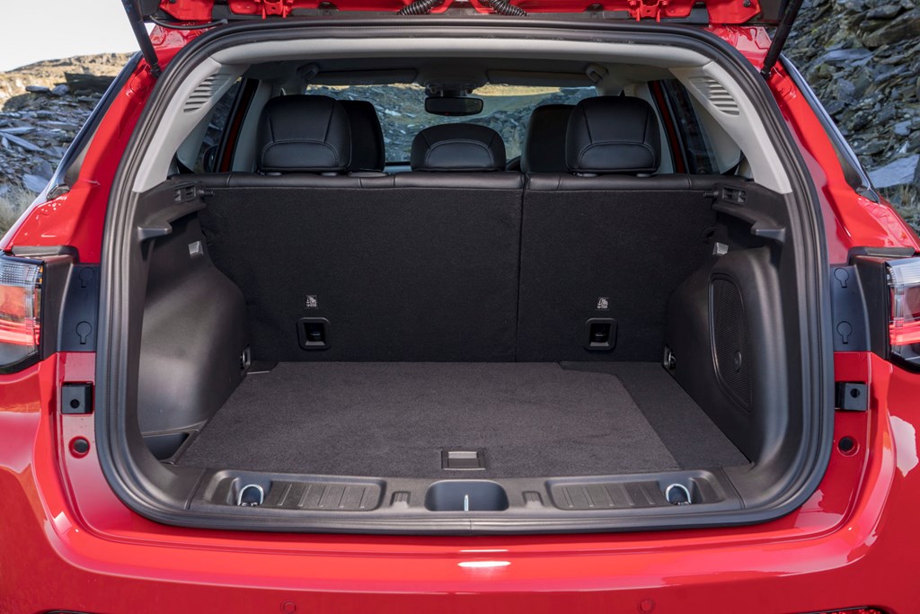 Used Jeep Compass SUV (2017 - 2025) boot space & practicality