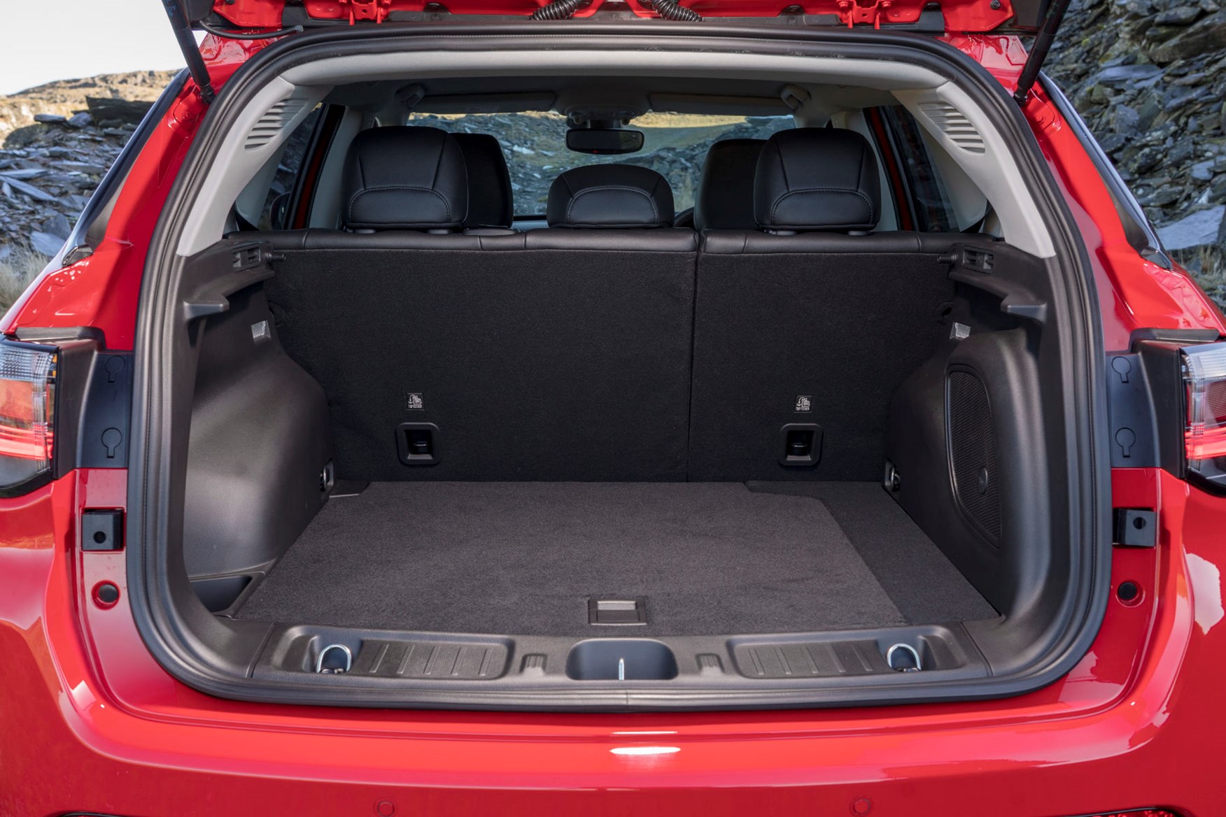 Used Jeep Compass SUV (2017 - 2025) boot space & practicality