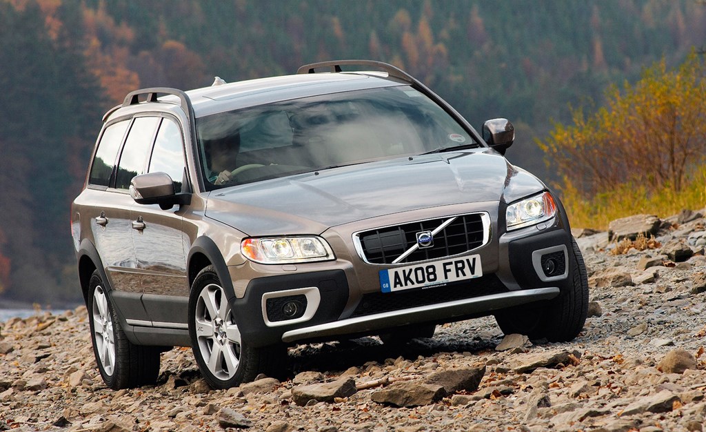 Used Volvo XC70 Estate (2007 - 2016) mpg, costs & reliability