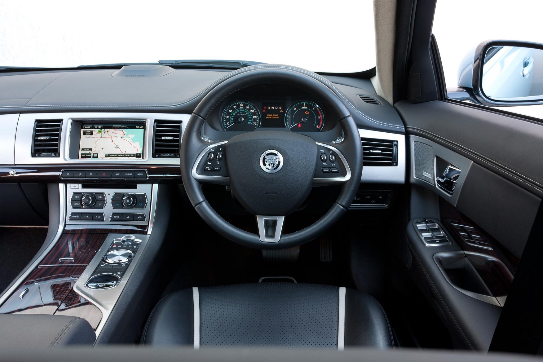 Used Jaguar XF Saloon (2008 - 2015) interior