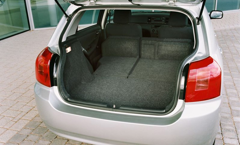 Used Toyota Yaris Verso (2000 - 2005) boot space & practicality
