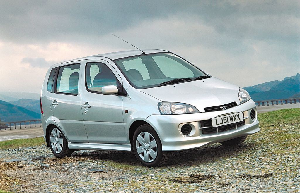 Used Daihatsu YRV Hatchback (2001 - 2004) Review