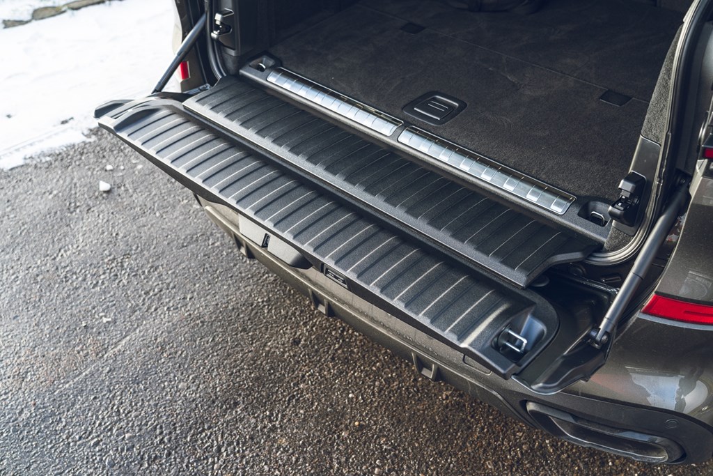 BMW X5 (2025) boot space & practicality