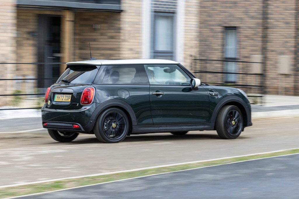 MINI Electric Hatch (2023) boot space & practicality | Parkers