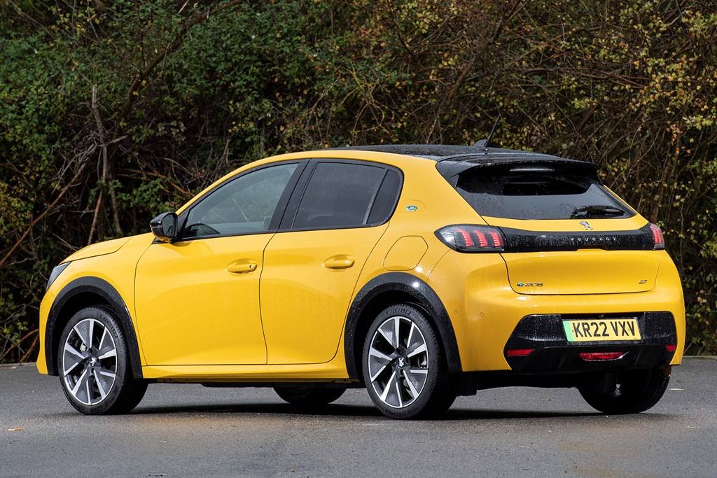 Peugeot e-208 Review (2025)