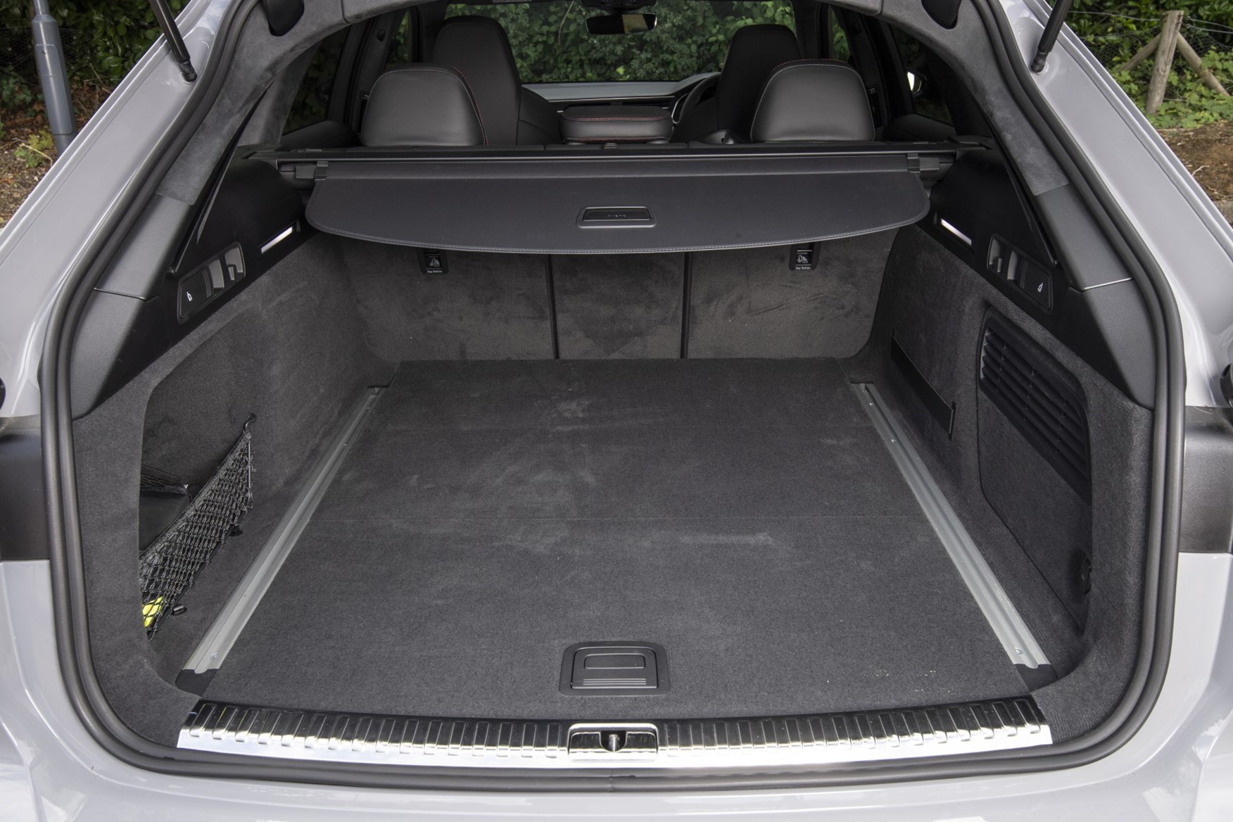 Audi A6 RS6 Avant (2025) boot space & practicality