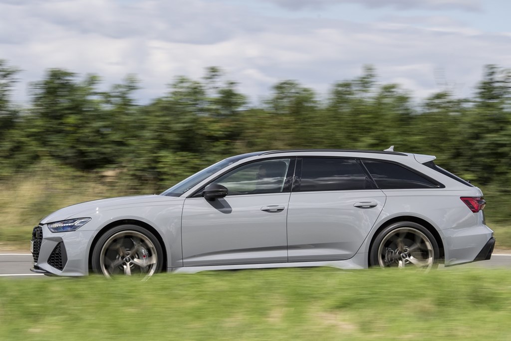 Audi A6 RS6 Avant (2025) boot space & practicality