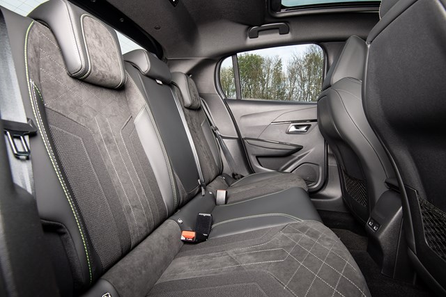 Peugeot 208 (2025) interior