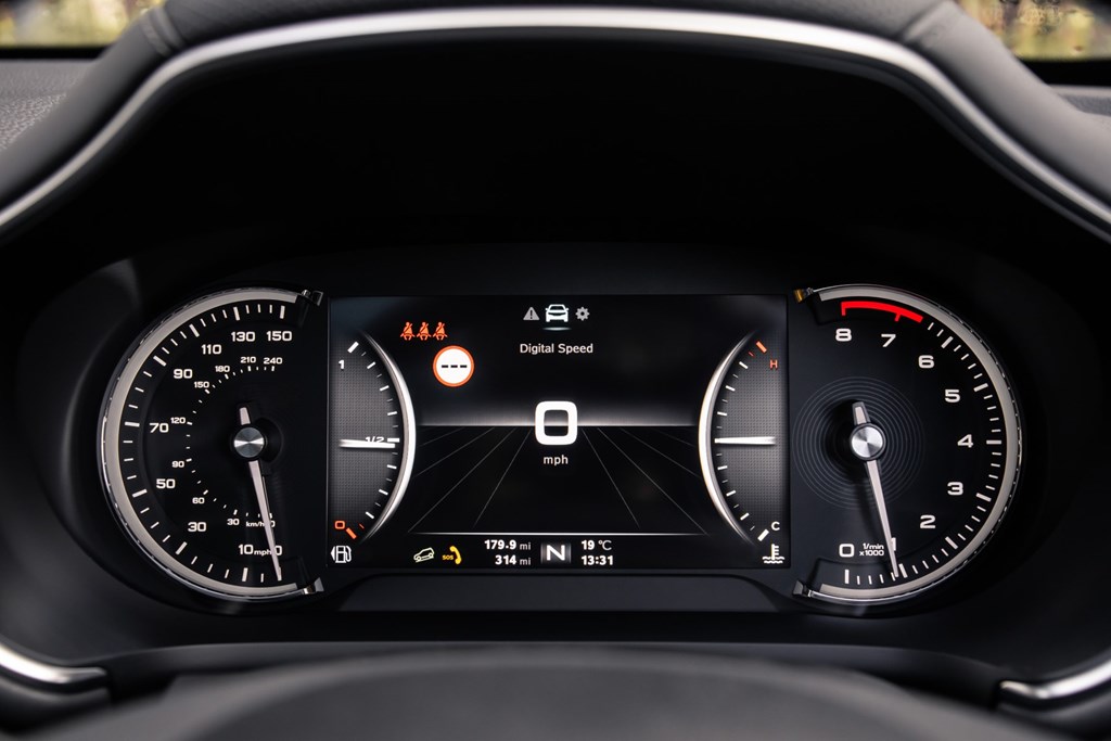 MG HS (2023) boot space & practicality | Parkers