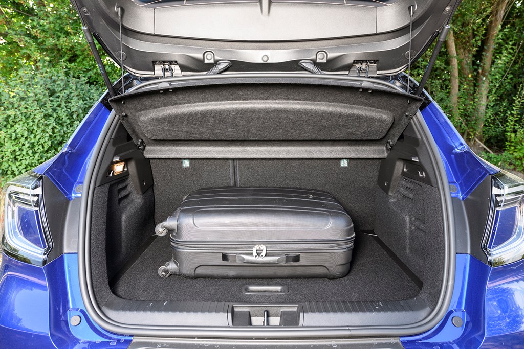 Renault Captur (2025) boot space & practicality