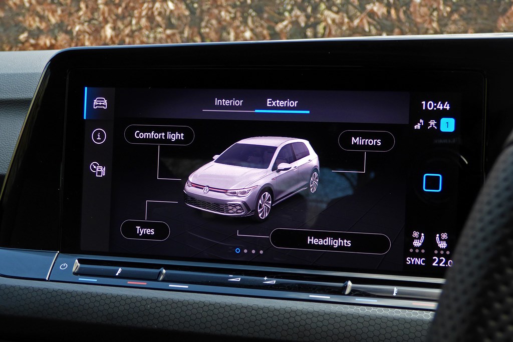 Volkswagen Golf (2025) engines & performance