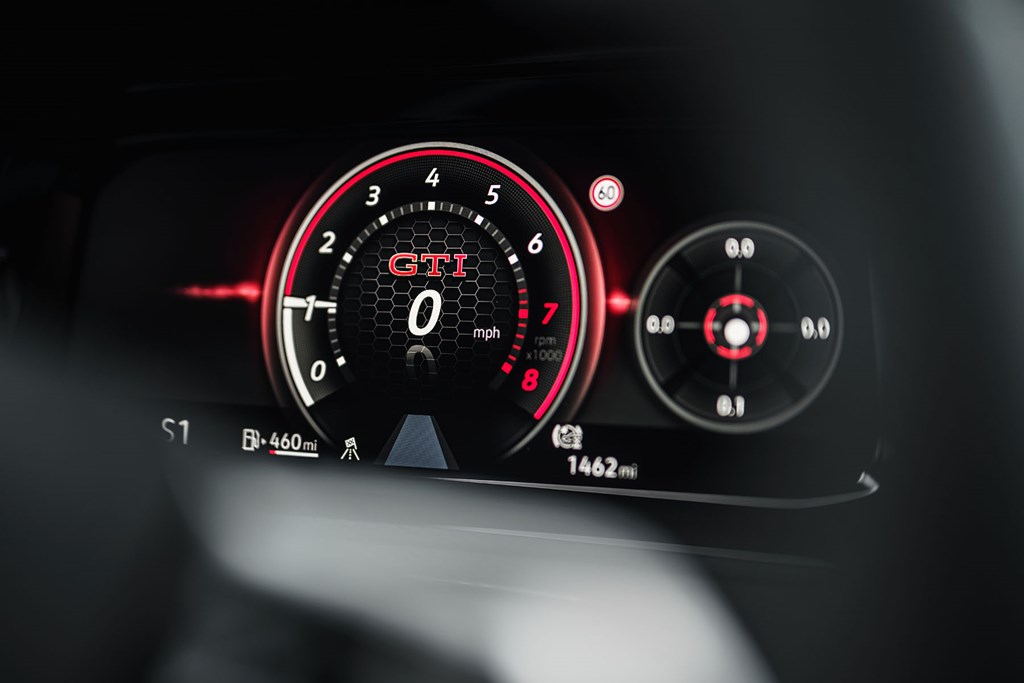 Volkswagen Golf (2024) interior