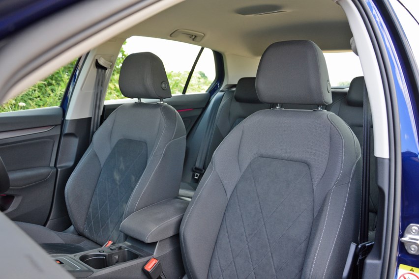 Volkswagen Golf (2025) interior