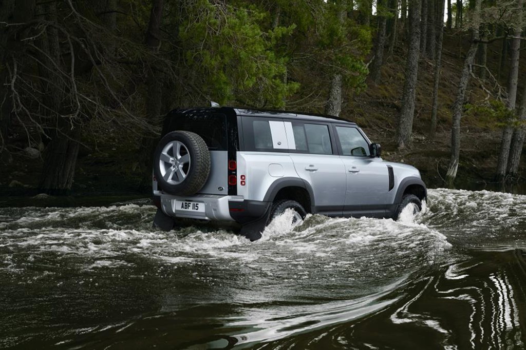 Land Rover Defender 110 (2024) boot space & practicality